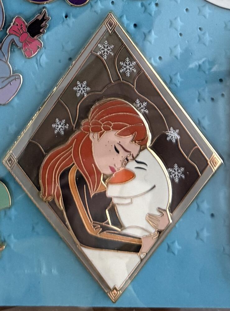 99594 - Anna hugging Olaf - Unknown Series - Fantasy Unlicensed Disney Pin
