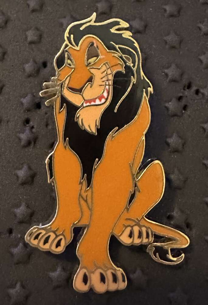 99621 - Simba and Scar with Rock 2-Pin Set - 30th Anniversary - Scar ...