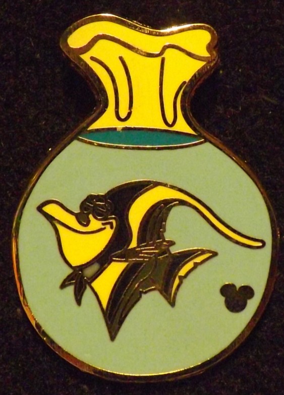 Gill - Cast Lanyard Series III - Finding Nemo 10th Anniversary | Pin & Pop