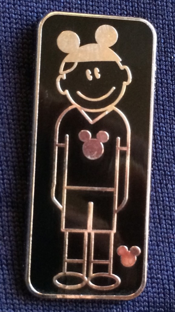 5328 - Dad With Mouse Ears - 2008 Hidden Mickey - Family with Mouse ...