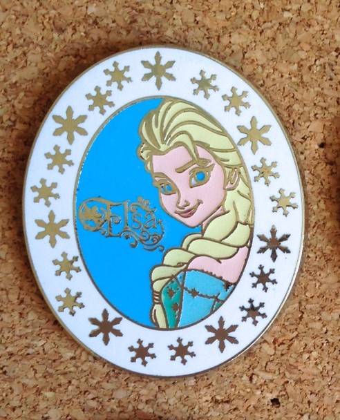 538 - Elsa ONLY - Frozen Oval Frames Booster Set
