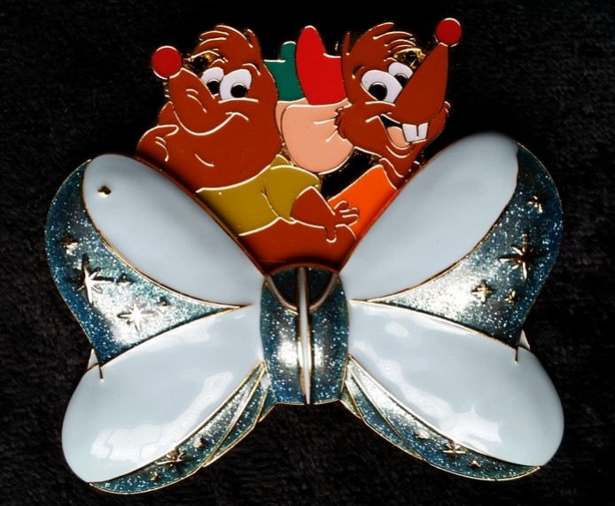 12619 - Gus and Jaq - DSSH 3D Enamel Bow Series - Disney Studio Store ...