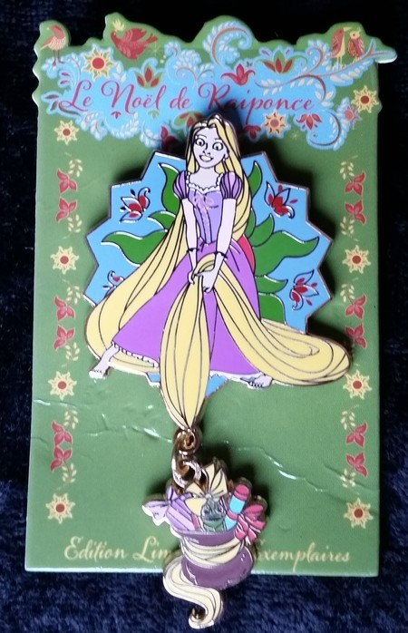 3767 - Rapunzel and Pascal - The Christmas of Rapunzel - Disneyland ...