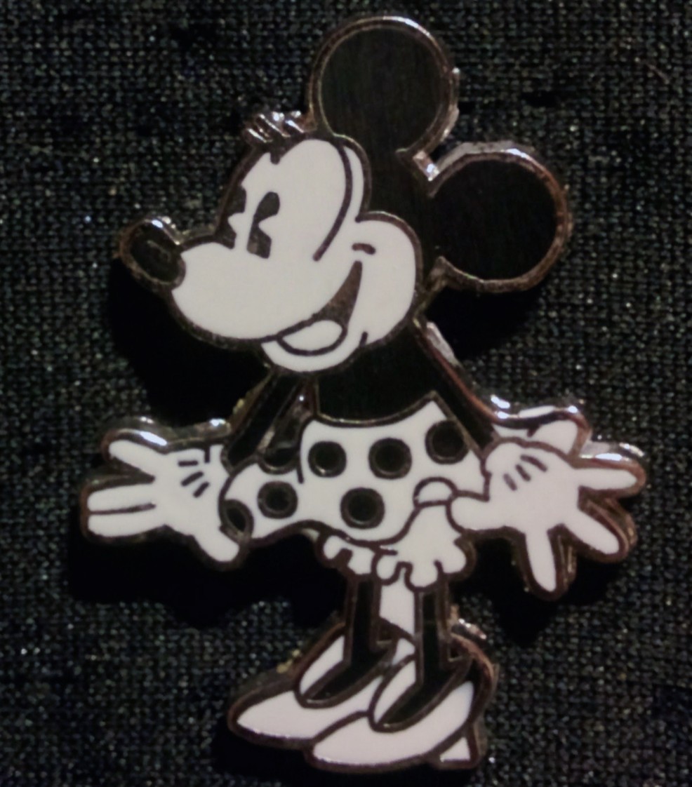 23057 - Minnie - Vintage Mickey and Minnie