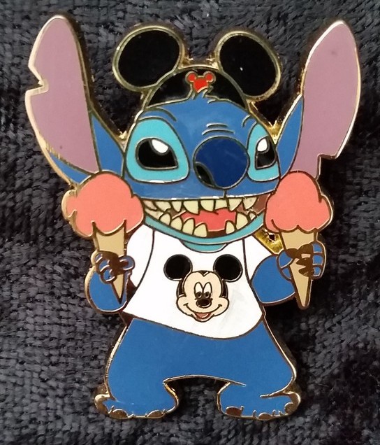 44724 - Tourist Stitch with Ice cream - Stitch