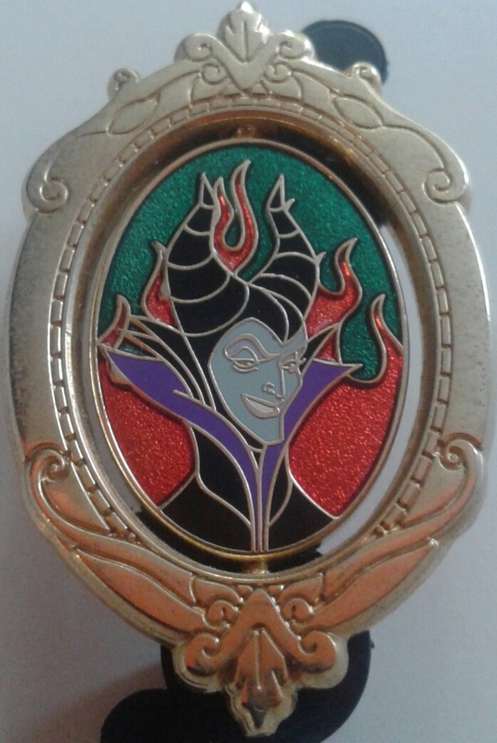 13731 - Maleficent / Dragon Spinner - Disney Villains Spinner - Disney ...