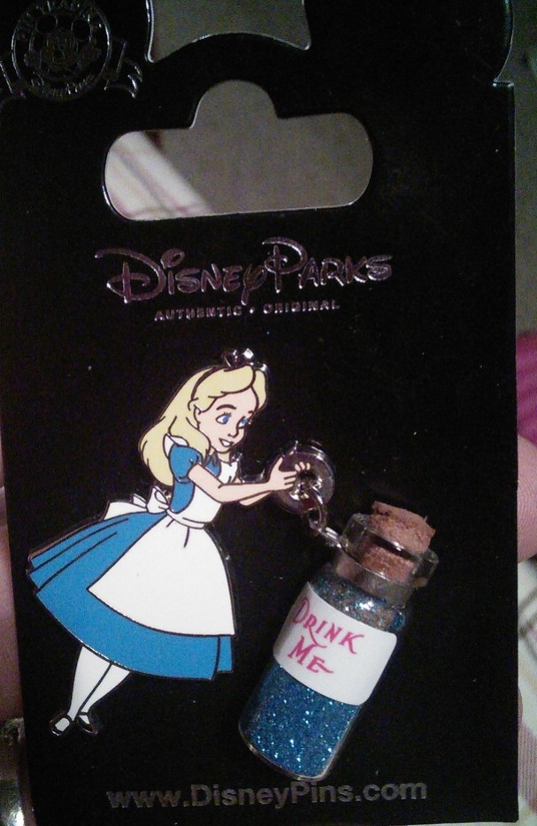 19147 - Alice in Wonderland - Magic Dust Vial Dangler - Walt Disney ...