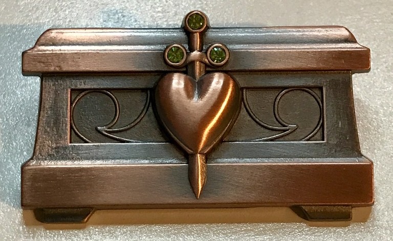 16802 - Evil Queen Heart Box Pin - Snow White and the Seven Dwarfs ...