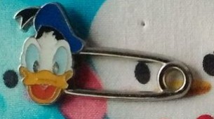 4230 - Donald Duck - Safety Pin - Hong Kong Disneyland Disney Pin