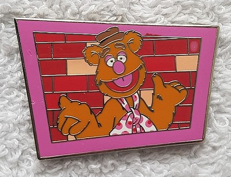 15359 - Fozzie Bear - The Muppets Brick Wall Mystery Collection