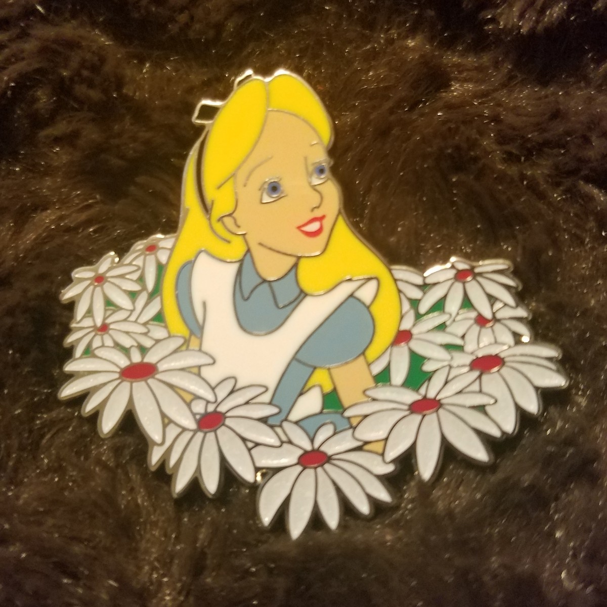 25875 - Alice in Daisy Flowers - Alice in Wonderland
