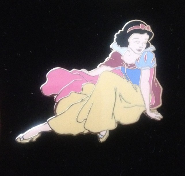 1519 - Sitting Princesses (Snow White) - Sitting Princesses