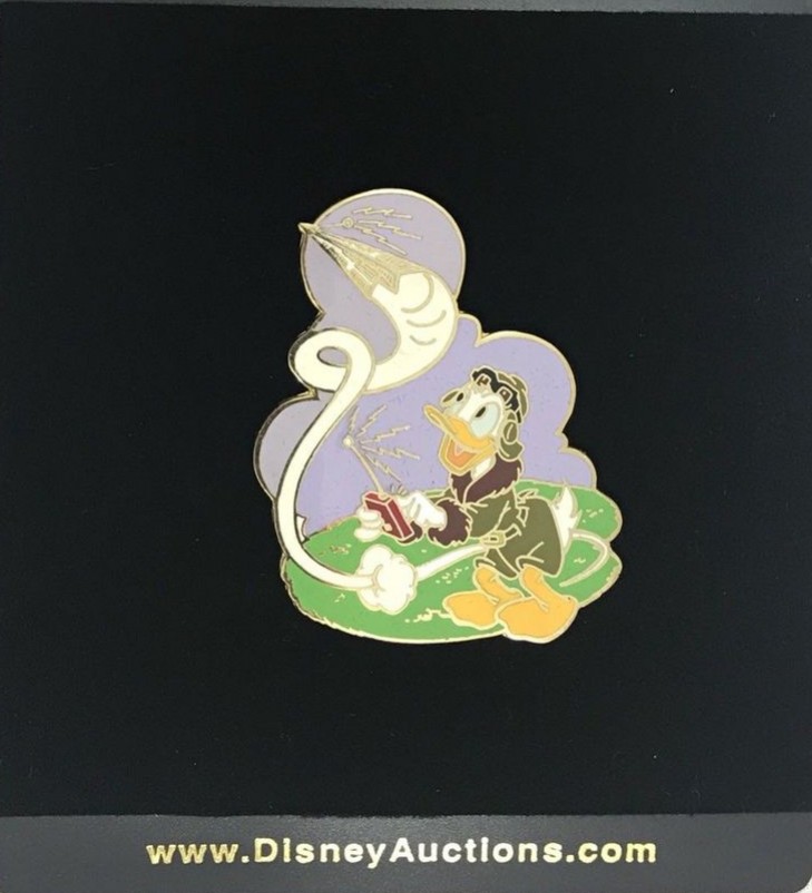 6871 - Donald Duck Paper Airplane - Disney Auctions Disney Pin