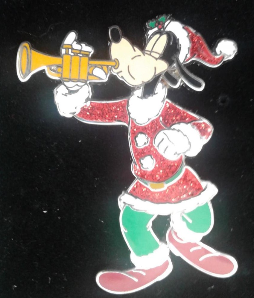 49902 - Goofy Playing a Trumpet - Happy Holidays 2008 Collectors Set ...