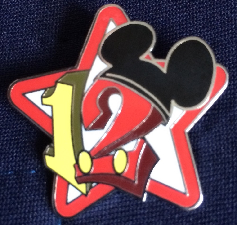 2062 - Red Border Star - Stars Mini-Pin