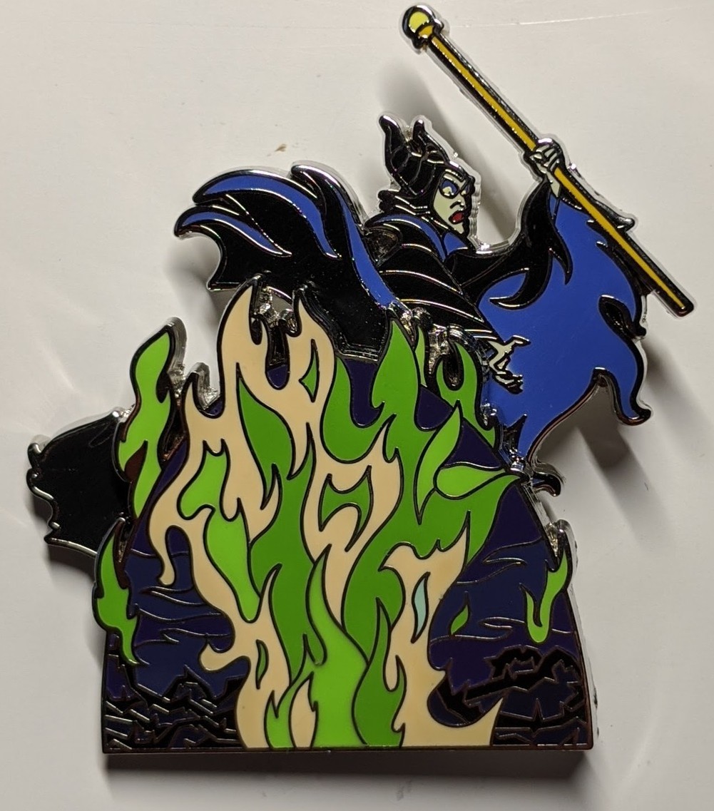 32008 - Maleficent - Villains Vault Transform Box Set - Disneyland ...
