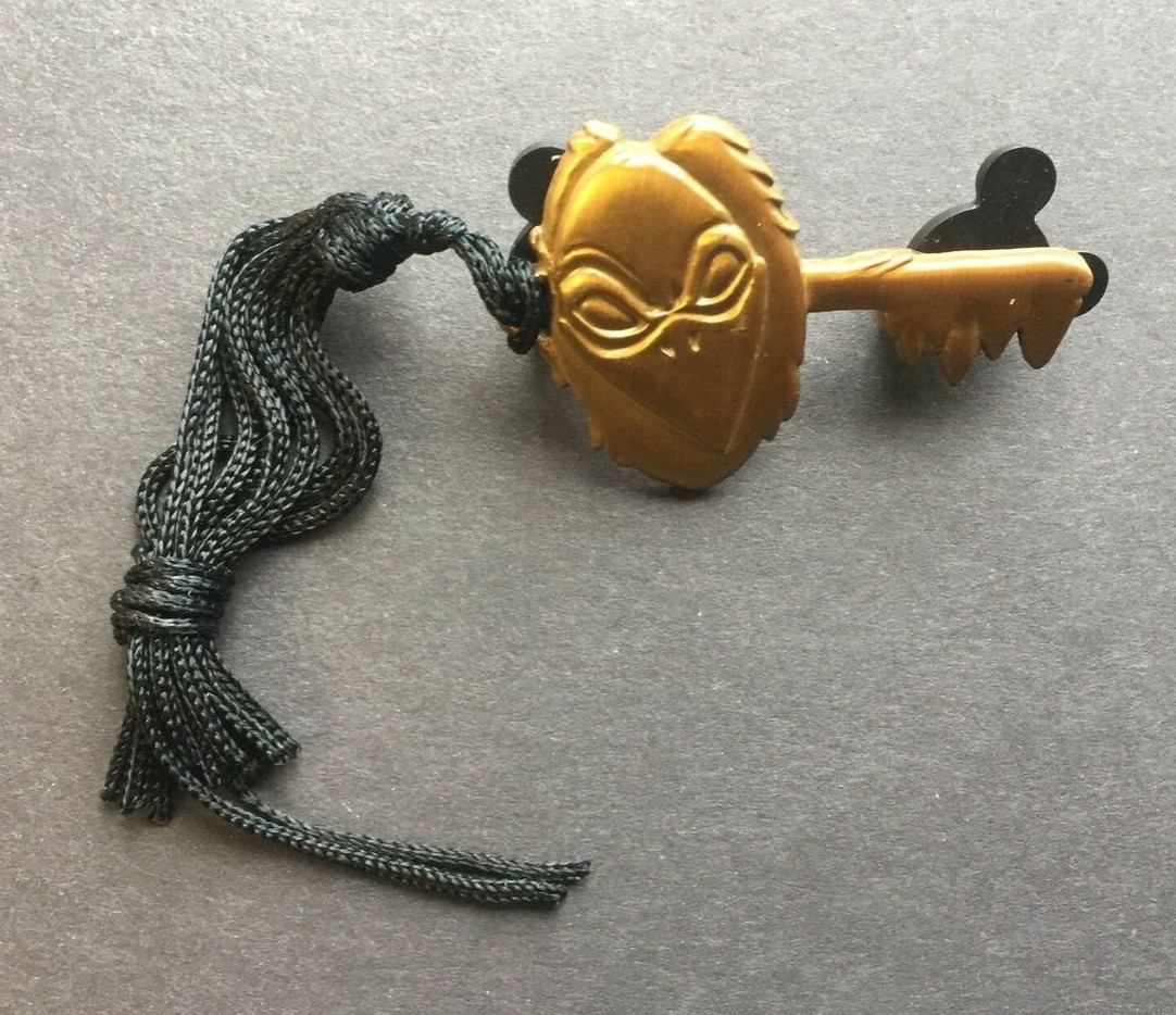 32910 - Raven - Haunted Mansion O'Pin House - Keys - Disneyland Resort ...