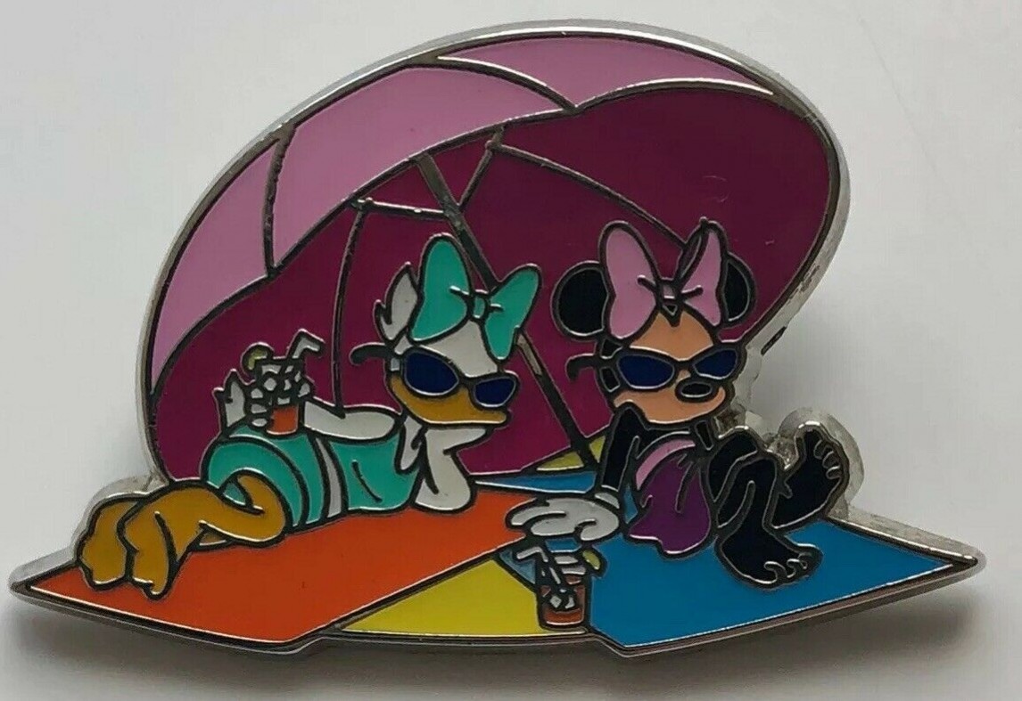 34483 - Daisy and Minnie Under Umbrella on Beach - Cool Characters - 4 ...