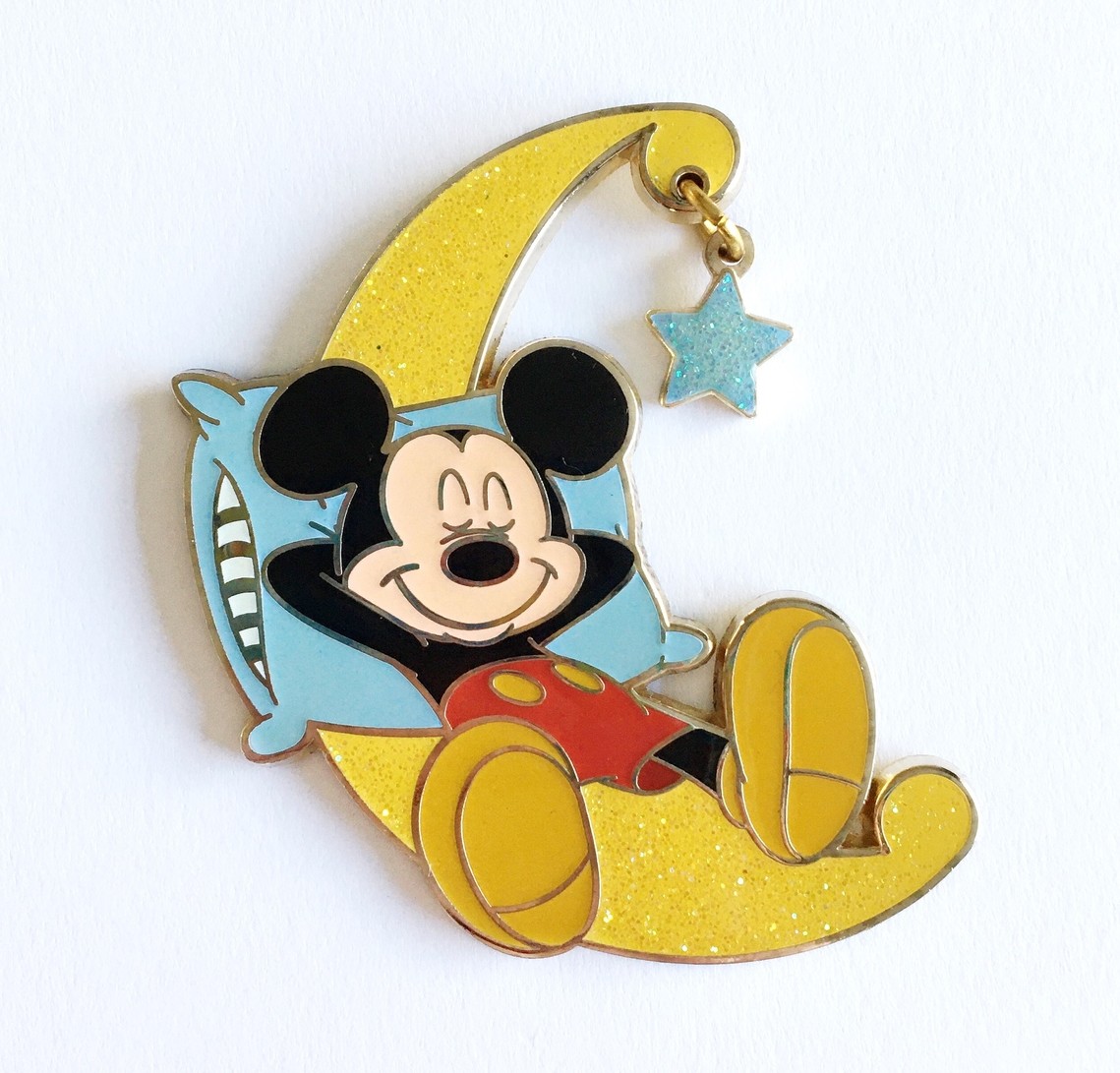 35787 - Mickey Mouse - Midsummer's Nap Series - Disney Store US Disney Pin