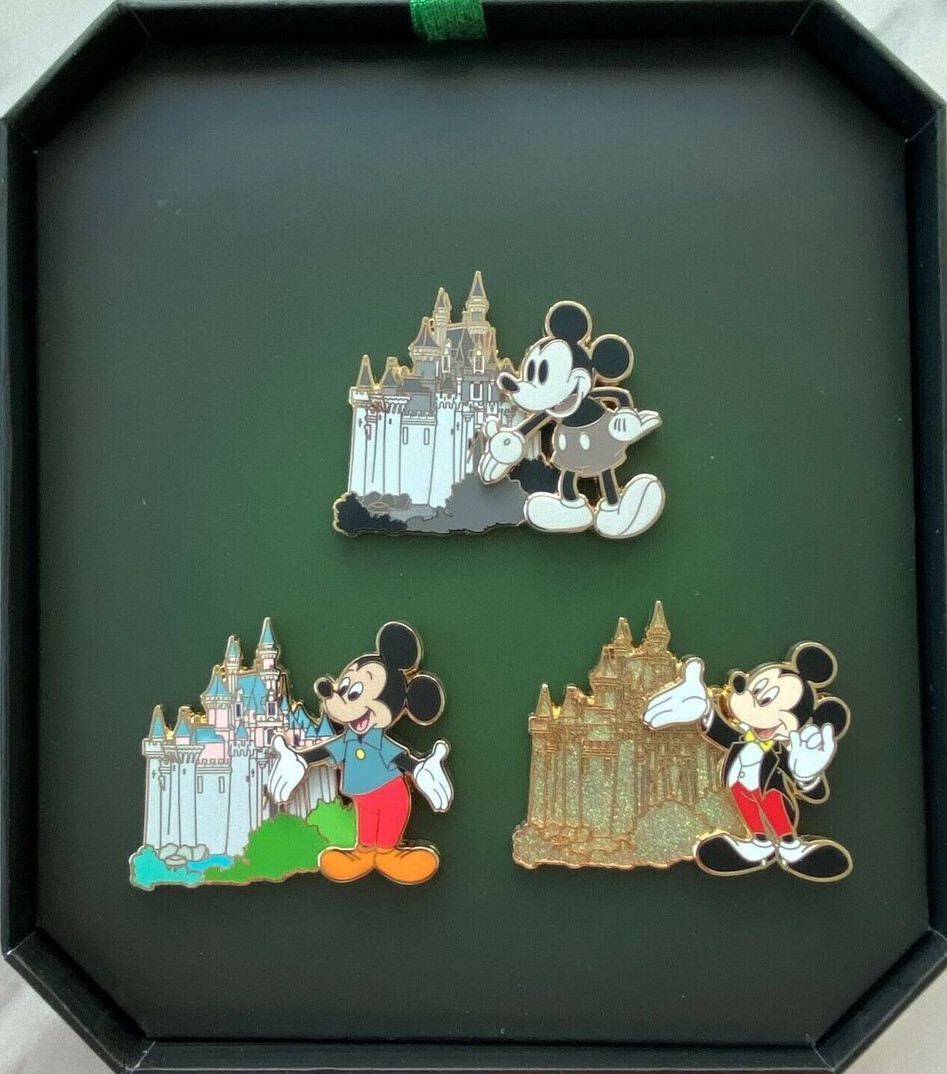 38391 - Disneyland Through the Years Castle Collection Boxed Set - Full ...