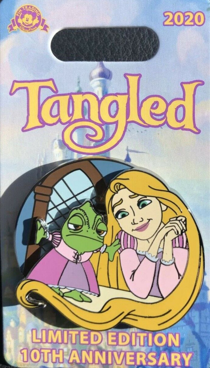 38795 - Rapunzel and Pascal - Tangled 10th Anniversary