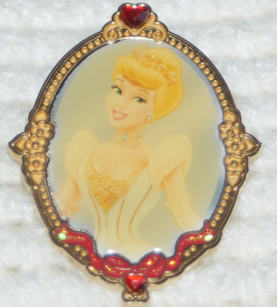 41482 - Cinderella - Disney Shopping 3 Pin Princess Cameo Set