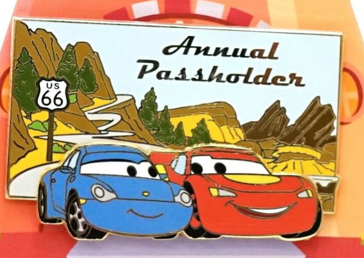 42961 - Cars 15th Anniversary - Lightning McQueen and Sally - Cars