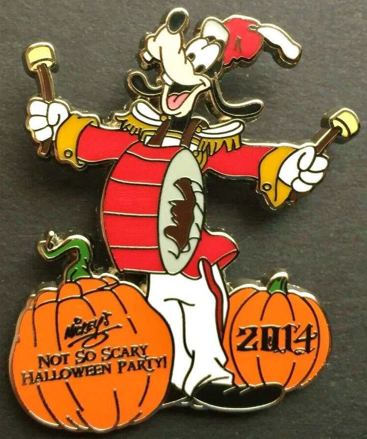 70261 - Main Street Scarecrows Mystery Collection - Drummer Goofy ...