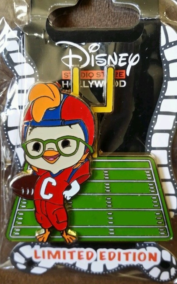 2645 - Chicken Little as Football Player - Football Field Series ...