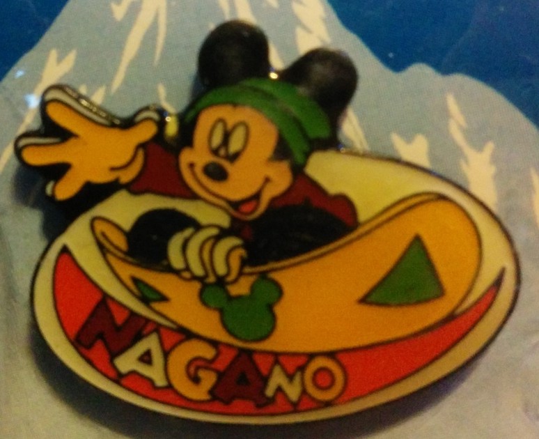26169 - Mickey Snowboarding - Disney on Tour - Misc - Disney Licensed ...
