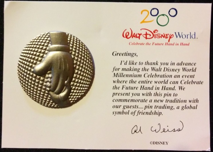 Celebrate the Future Hand in Hand (Mickey and child) - Cast Exclusive ...